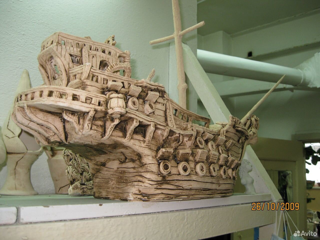 Керамический корабль-грот для аквариума